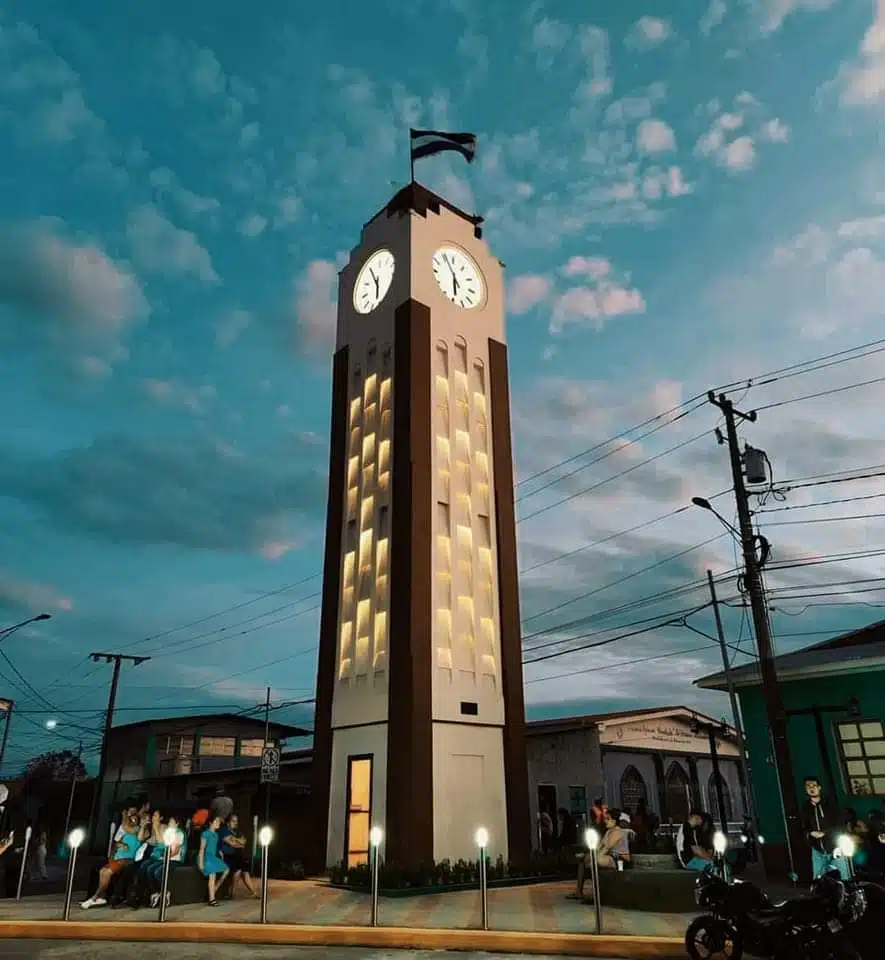 Critican daños en el parque central y el reloj de Diriamba ...